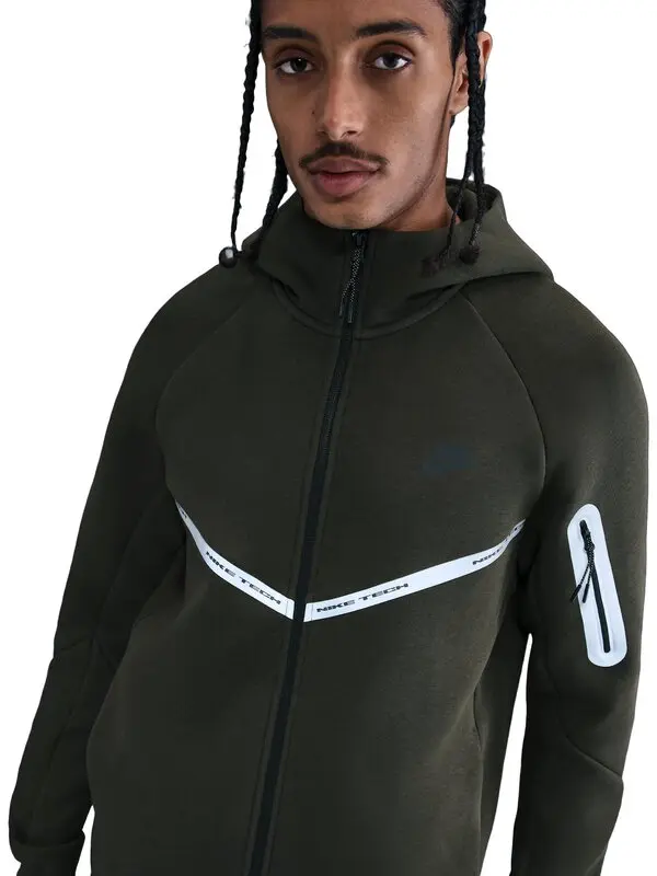 Nike Tech Full-zip Fleece Windrunner Jacket With Reflective Accents - Green
