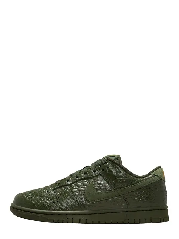 Nike Dunk Low Sneakers - Green