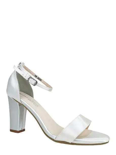 TOUCH UPS Maddox Ankle Strap Sandal - White
