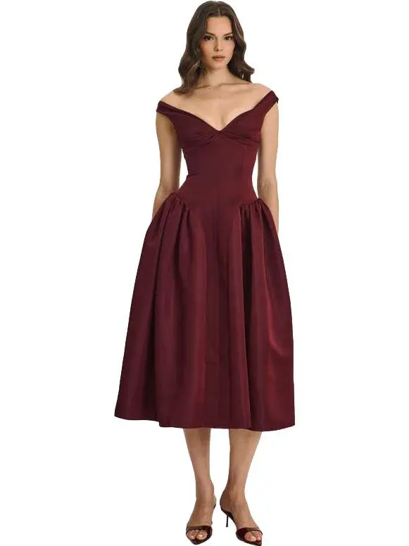 MISS CIRCLE Omella Flared Maxi Dress - Burgundy