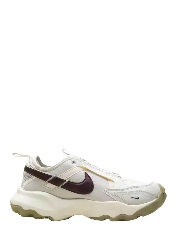 Nike Tc 7900 Lace-up Sneakers - Neutrals