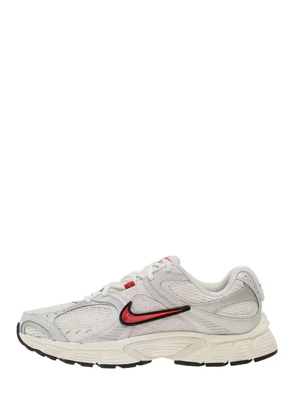 Nike V5 Rnr Sneakers - White