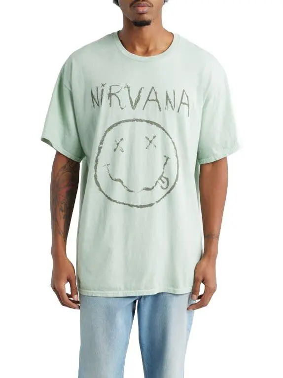 MERCH TRAFFIC Nirvana Smiley Live Graphic T-shirt - Green