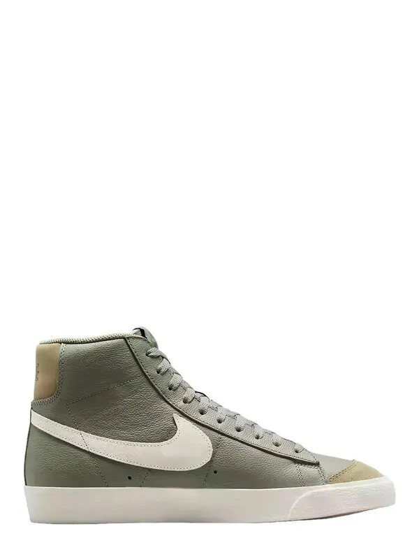 Nike Leather Swoosh Sneakers - Green