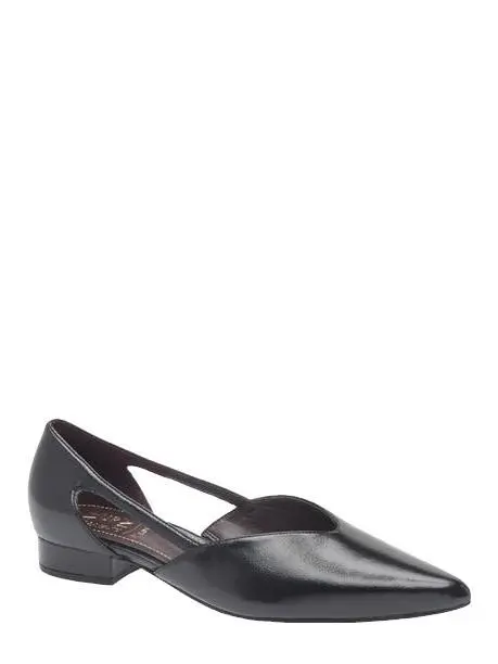 27 EDIT NATURALIZER Sydney Pointed Toe Flat - Black