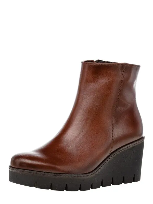 Gabor Lugged Wedge Bootie - Sattel
