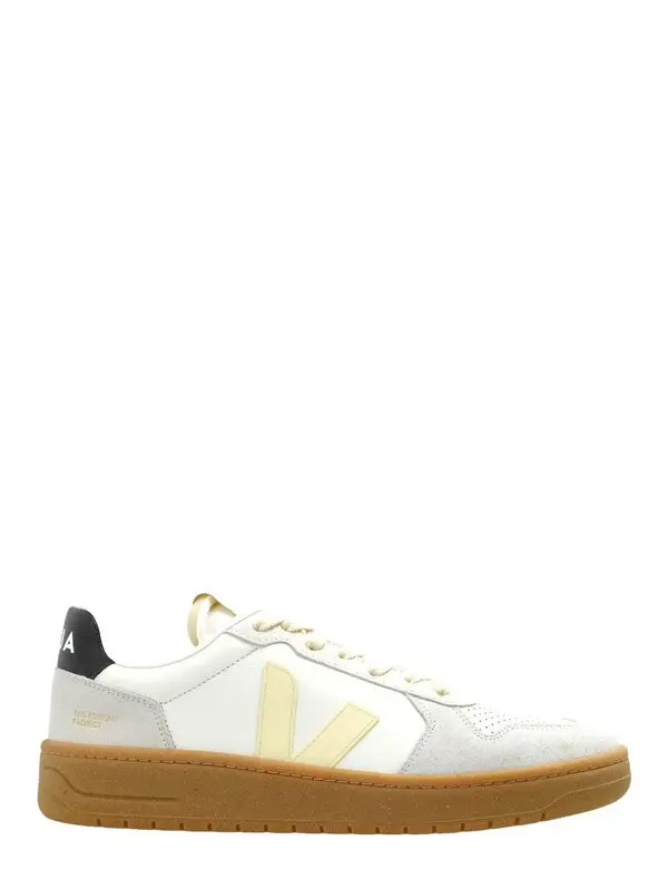 VEJA V-82 Sport Shoes - Cream