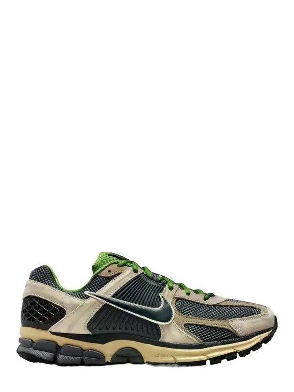 Nike Zoom Vomero 5 Trainers - Neutrals