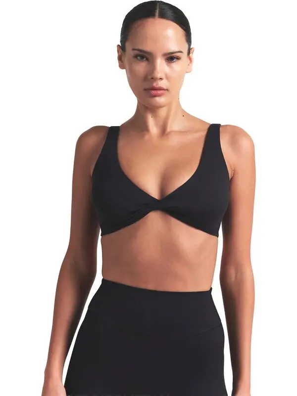 Nike Skims Matte Twist-front Bra - Black