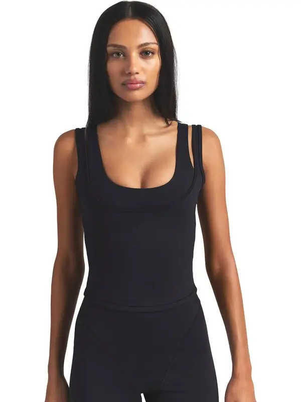 Nike Skims Matte Double-strap Scoop Tank Top - Black