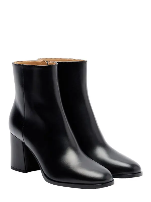Valentino Garavani Vlogo Leather Ankle Boots - Black