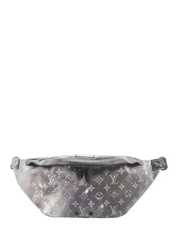 LOUIS VUITTON 2018 Galaxy Discovery Monogram Belt Bag - Grey