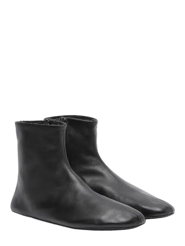 THE ROW Leather Shearling-lined Ankle Boots - Black