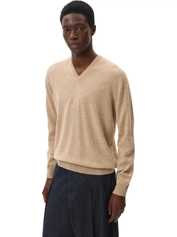 Johnstons Of Elgin Classic Cashmere V-neck - Natural
