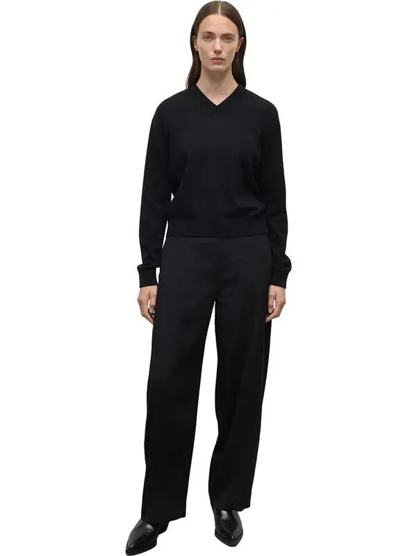 Johnstons Of Elgin Classic Cashmere V-neck Jumper - Black