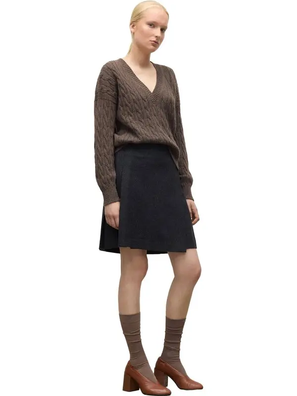 Johnstons Of Elgin Kylesku Deep V Cashmere Jumper - Brown