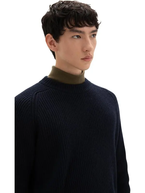 Johnstons Of Elgin Contrast Neck Cashmere Jumper - Navy