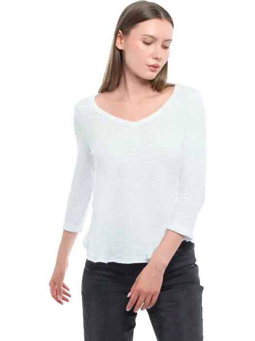 WILT CLOTHING 3/4 Sleeve V-neck Shirttail Tee With Raw Hem - White