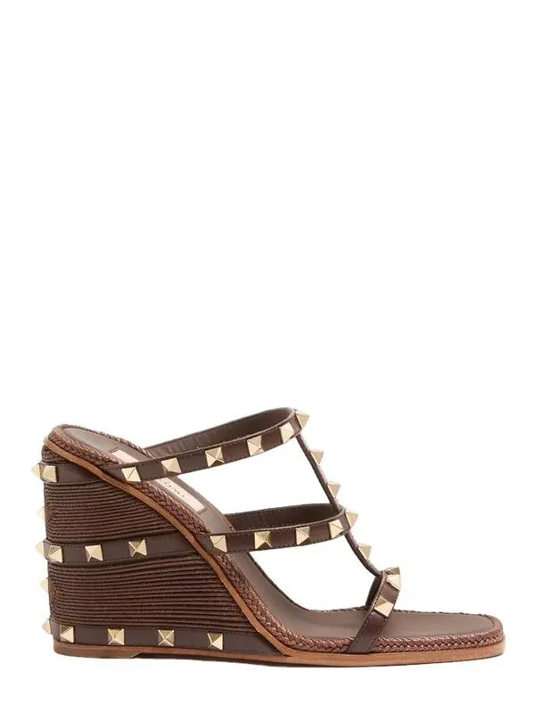 Valentino Garavani Rockstud Wedge Slide With Cornely Embroidery - Fondant