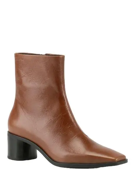 VAGABOND SHOEMAKERS Fay Leather Ankle Bootie - Cognac
