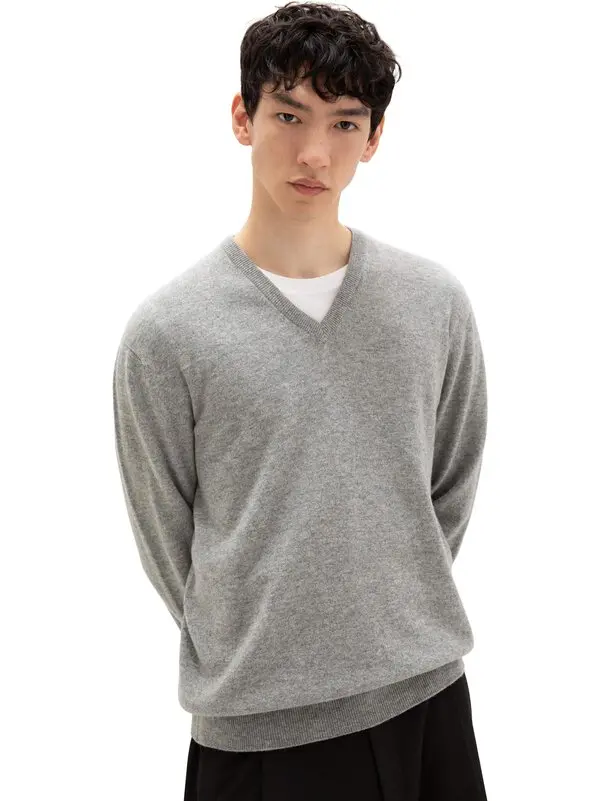 Johnstons Of Elgin Classic Cashmere V-neck Jumper - Grey