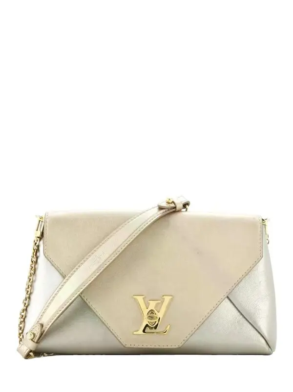 LOUIS VUITTON Love Note Chain Clutch - Gold