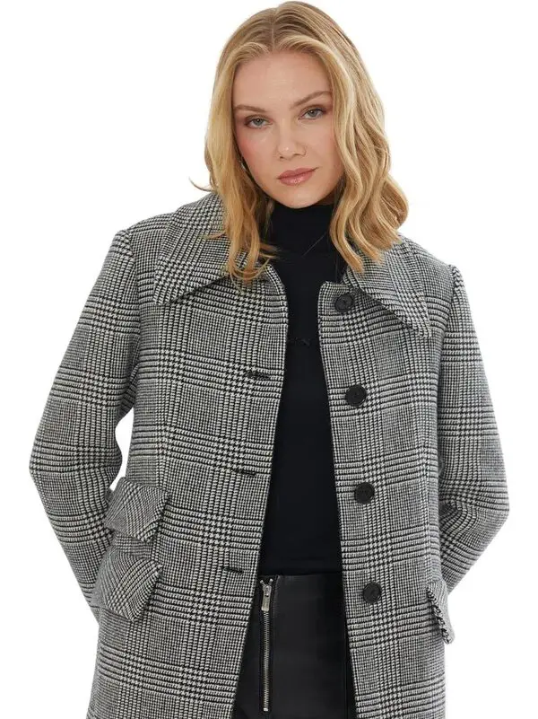 GIZIA Button Closure Jacket With Pockets And Back Vent - Black
