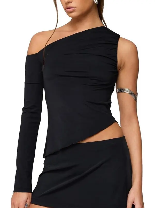 EDIKTED Lucretia Asymmetric Off Shoulder Top - Black
