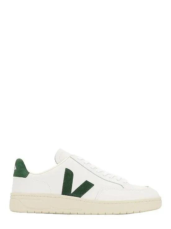 VEJA V-12 - Extra White & Cyprus
