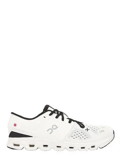 On Cloud X 4 Sneakers - Ivory & Black