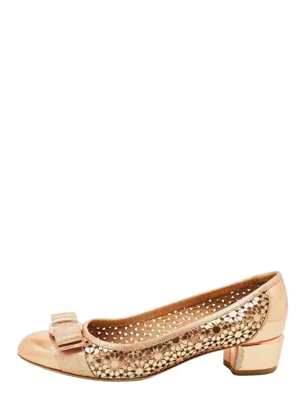 FERRAGAMO Vara Bow Leather Pumps - Gold
