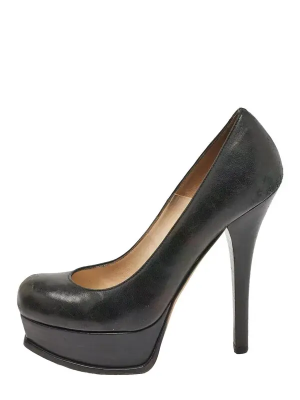 Fendi Fendista Leather Pumps - Black
