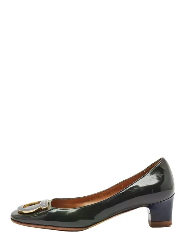 FERRAGAMO Gancio Patent Leather Pumps - Black
