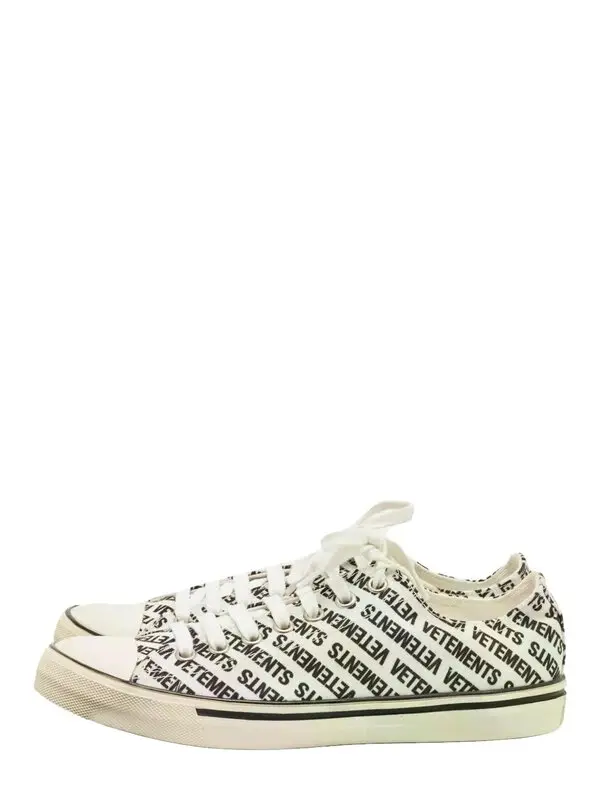 Vetements Logo-print Lace-up Sneakers - White