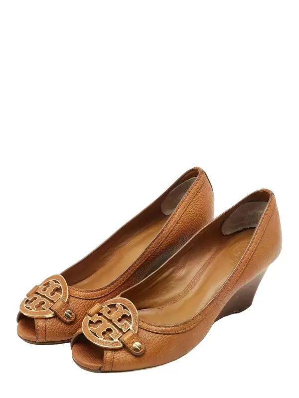 Tory Burch Amanda Logo Peep-toe Pumps - Brown