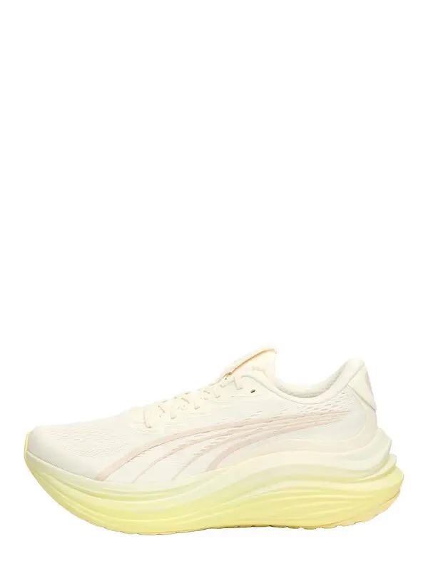 PUMA Magmax Nitro Sneaker - Warm White/gold Moon