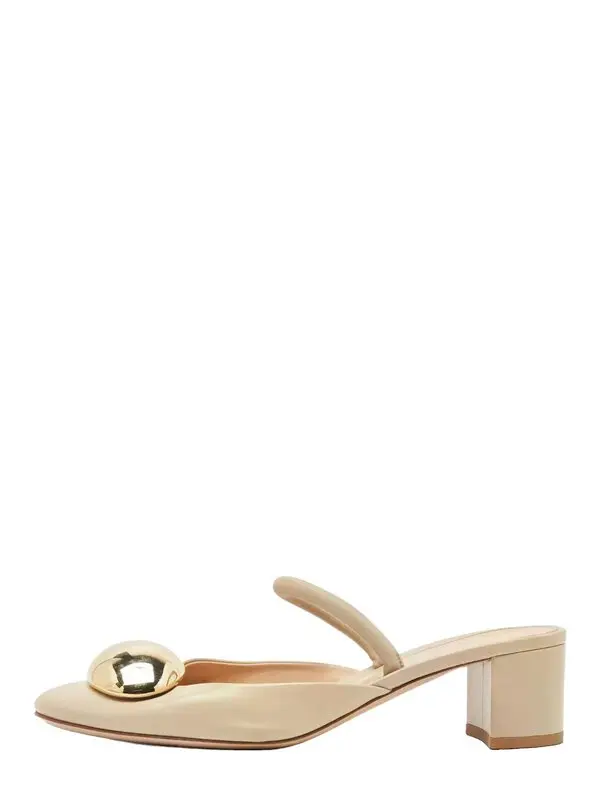 GIANVITO ROSSI Sphera Leather Pumps - Neutrals