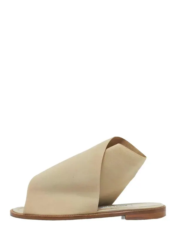 Manolo Blahnik Cream Flat Sandals - Neutrals