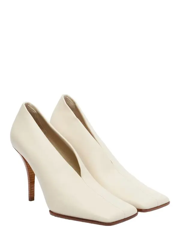 Alaïa 90 Leather Pumps - White