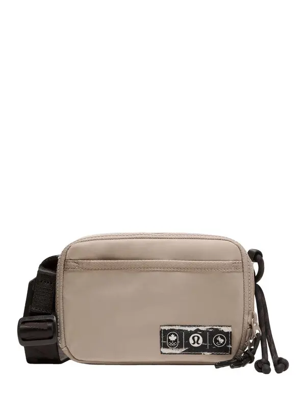 Lululemon Team Canada Future Legacy Easy Access Bag - Rock Dust/black
