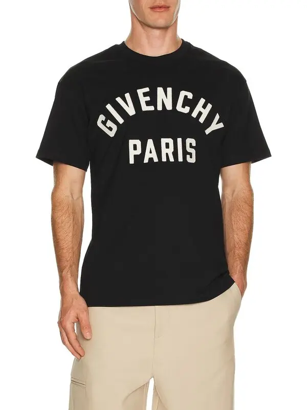 Givenchy Regular Fit T-shirt In Black - Black & White