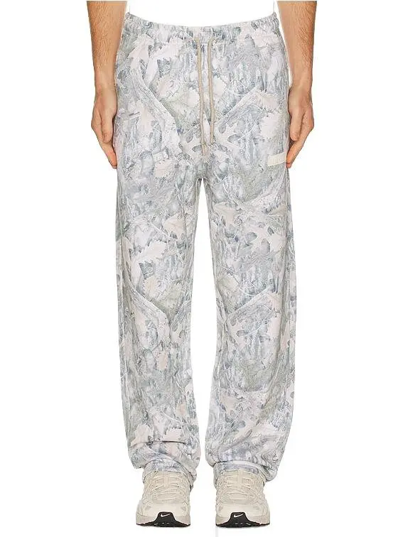 LEGENDS Fairfax Sweatpant In Green - Washed Forest Camo Sage