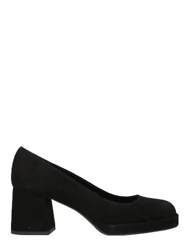 NOA A. Leather Pumps - Black
