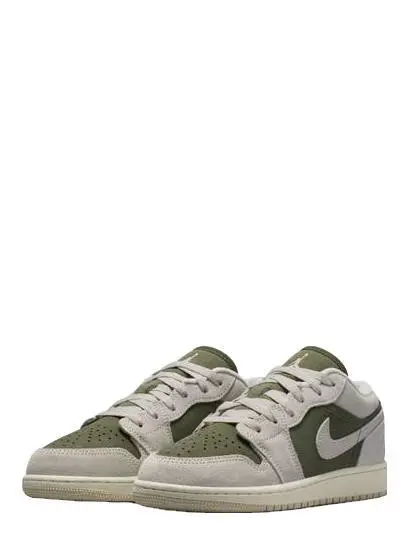 Nike Air Jordan 1 Low Top Sneakers - 201 Mdoliv/ltowbr
