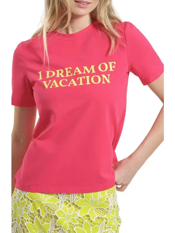 ISAAC MIZRAHI NEW YORK I Dream Of Vacation Graphic T-shirt - Fuchsia