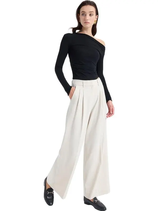 MONLICIA Liora Double Pleated Palazzo Trousers - Stone