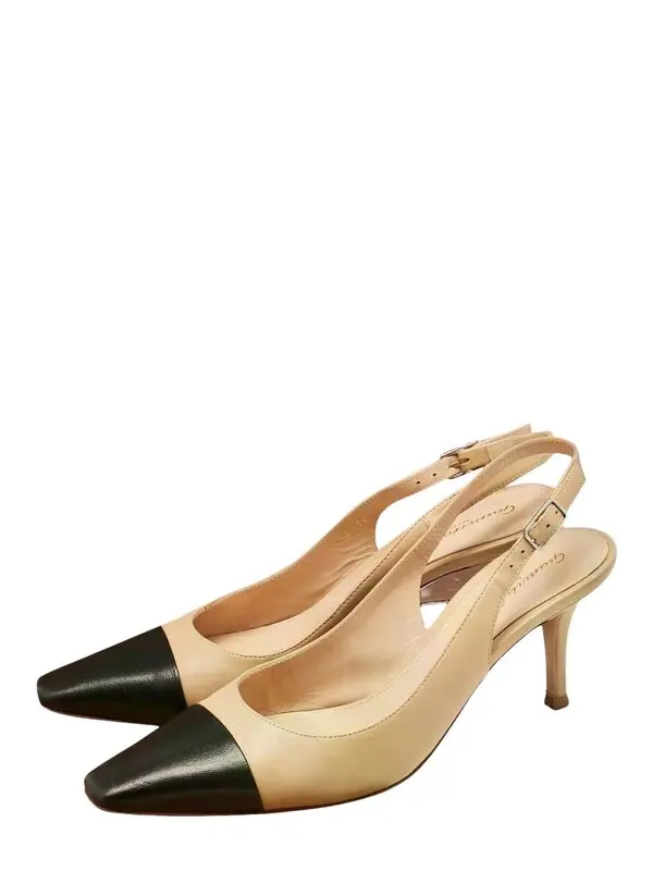 GIANVITO ROSSI Lucy Slingback Pumps - Neutrals
