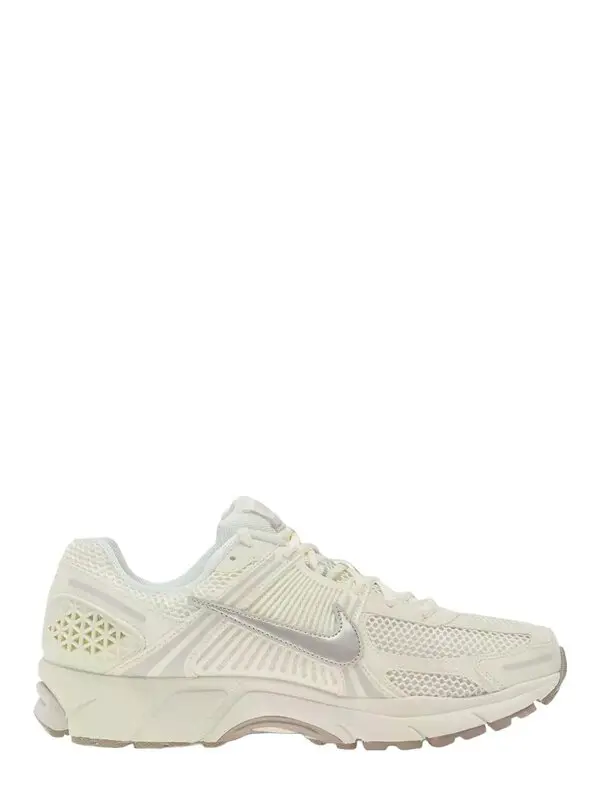 Nike Zoom Vomero Metallic Sneakers - Neutrals