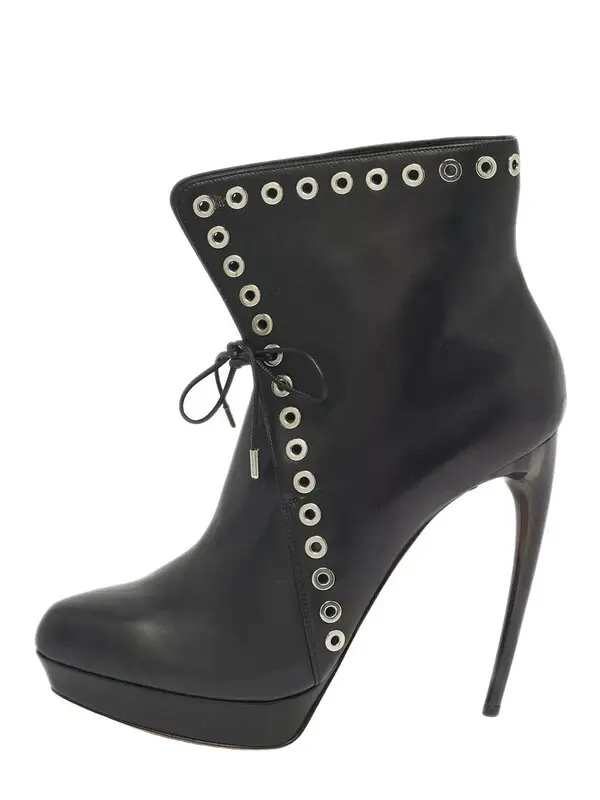 Alexander McQueen Horn-heel Eyelet Ankle Boots - Black