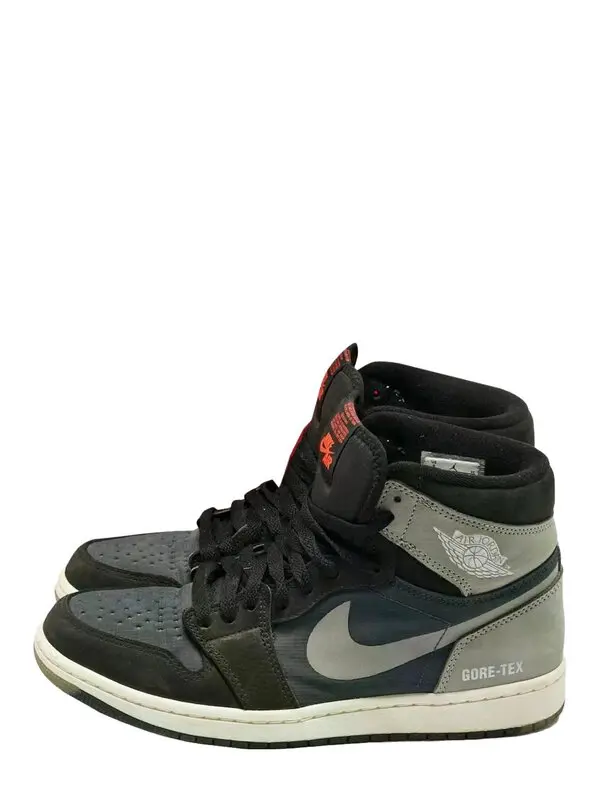 JORDAN Air 1 Retro High-top Sneakers - Black